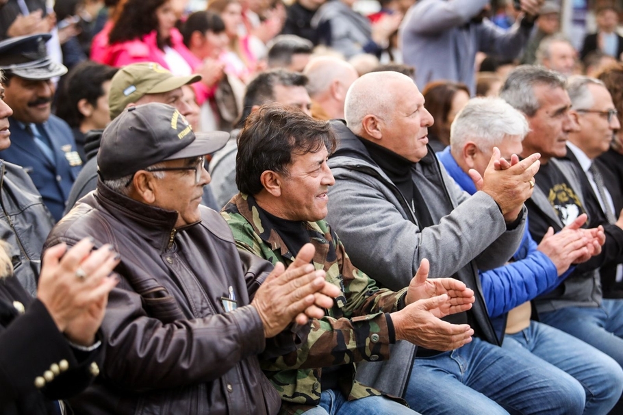 Campana Noticias | Ex combatientes y familiares recibieron medallas ...