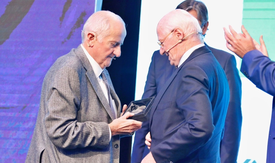 Campana Noticias | Paolo Rocca fue distinguido por su trayectoria y ...