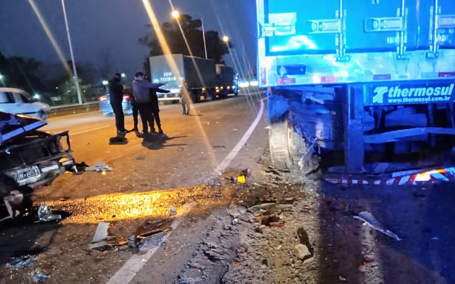 Campana Noticias | Panamericana: un hombre quedó atrapado tras chocar ...