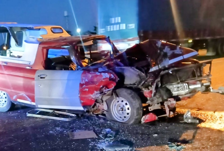 Campana Noticias | Panamericana: un hombre quedó atrapado tras chocar ...